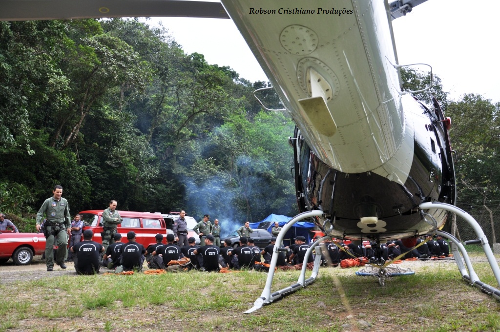 Encerrado o CTO/2011 do GRPAe de São Paulo - "Águia" - Piloto Policial