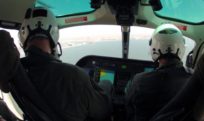 Piloto Policial visita a Unidade Aérea de Los Angeles Sheriff ...