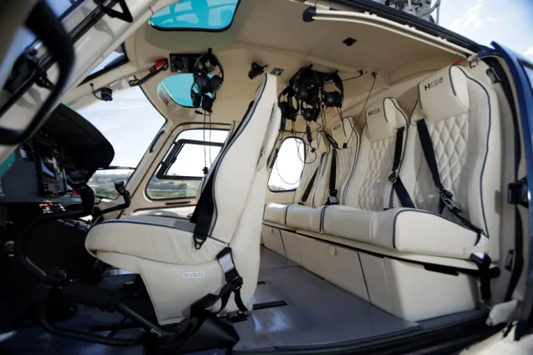 48 anos do primeiro voo do Aérospatiale AS350, atual H125 Esquilo ...